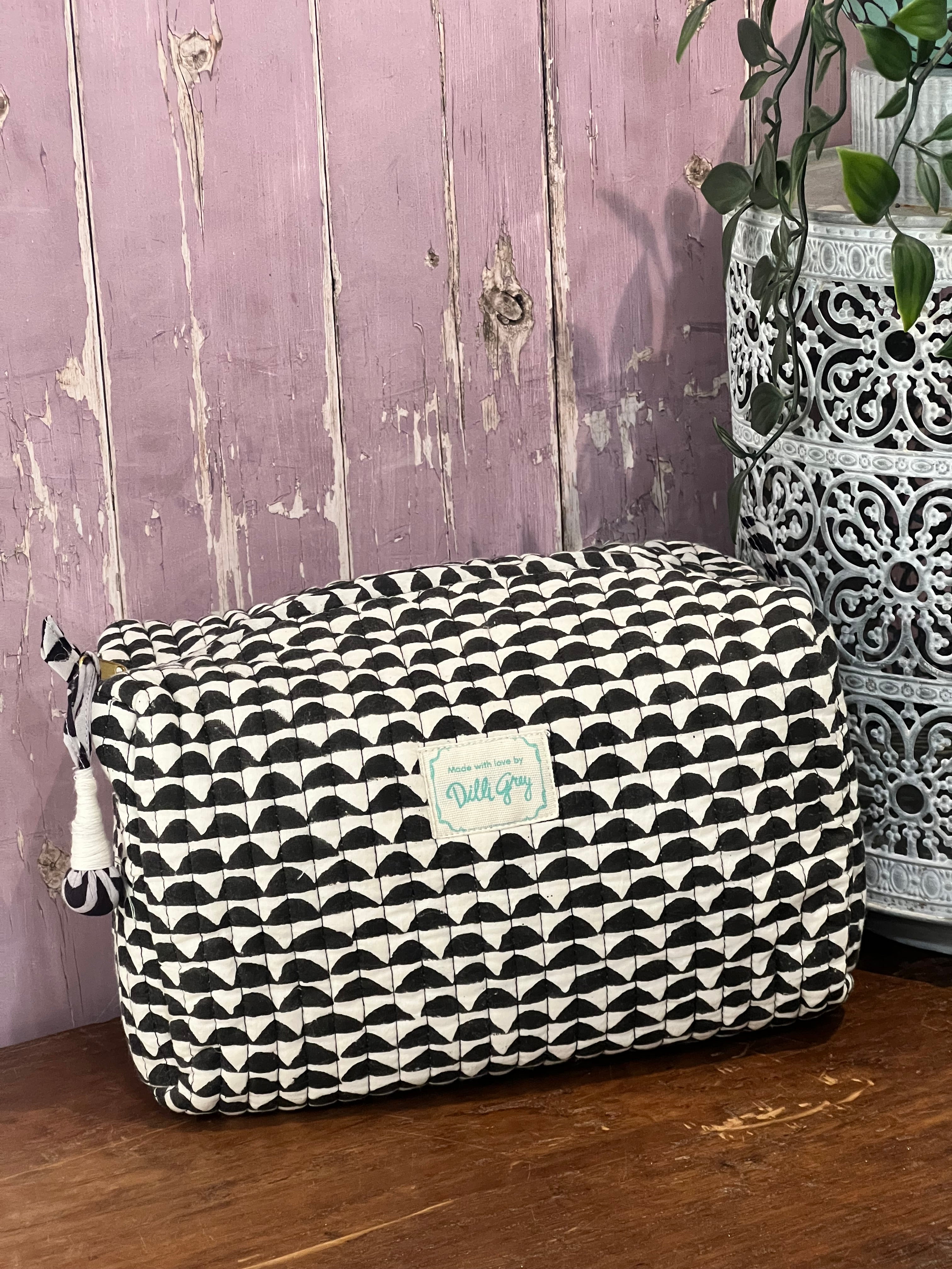 Women's wash bag | Block Print Designs | Dilli Grey